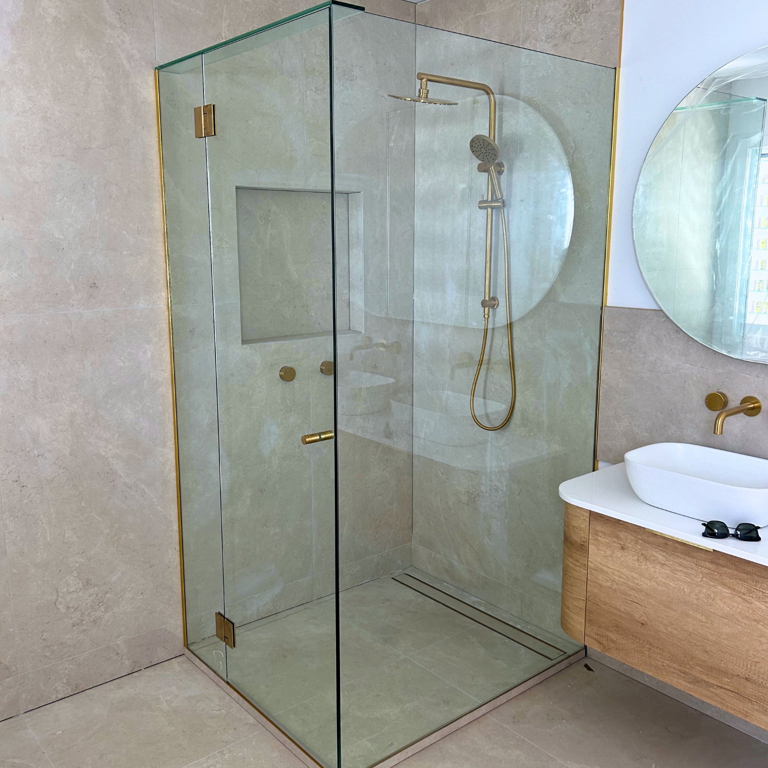 Product Guide - Ultimate Shower Screen